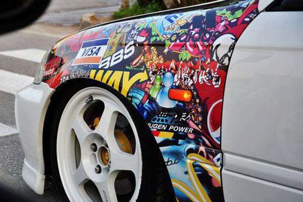 Masih Mengaplikasi Bomb Sticker di Mobil? Begini, Cara Rawatnya ...