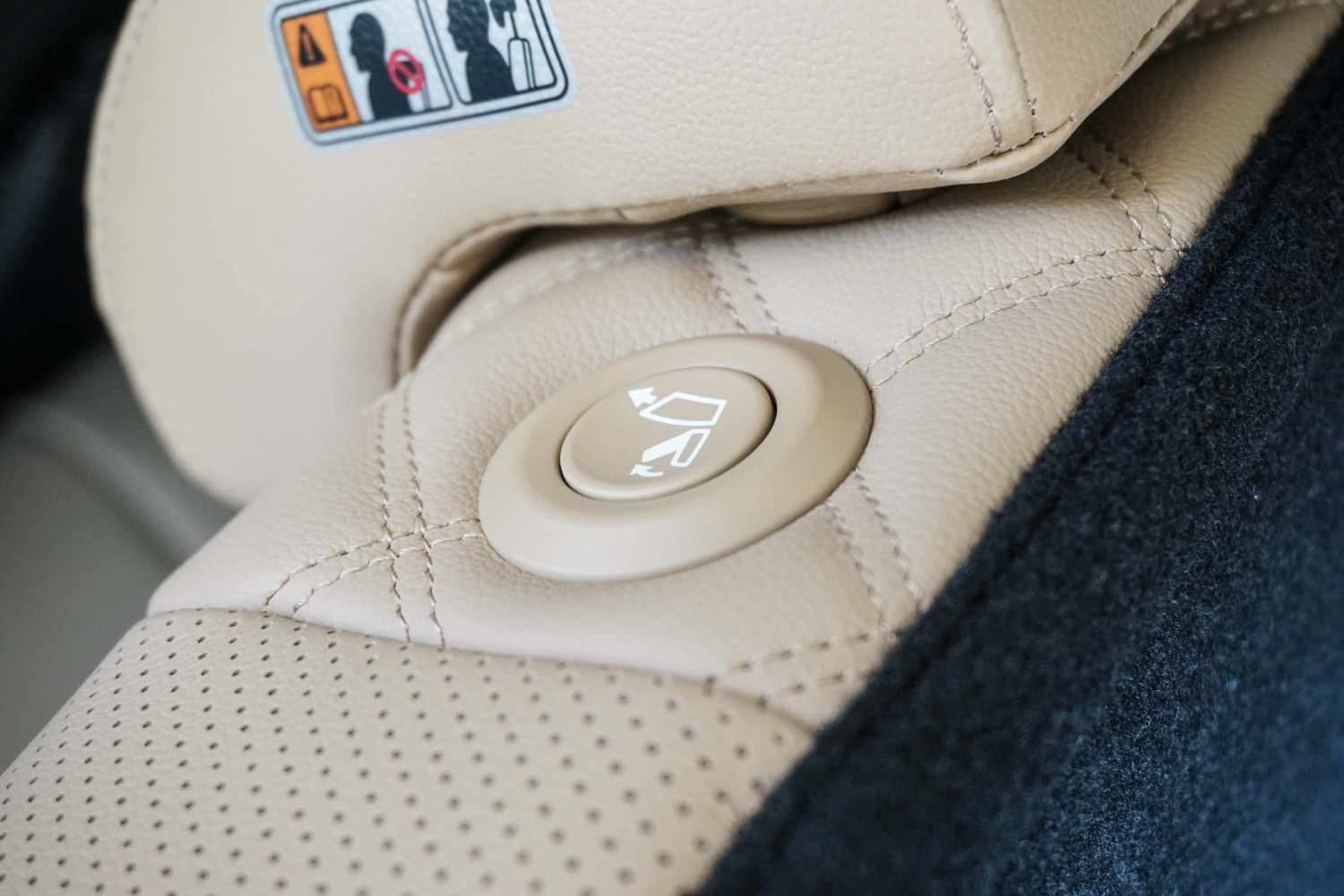 Walk-In Switch Permudah Akses Masuk Ke Baris Ketiga | Hyundai Mobil ...