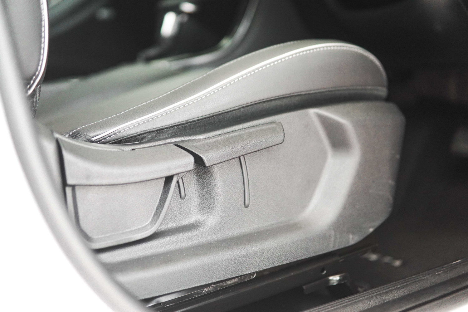 Optimalkan Posisi Mengemudi Dengan Mengatur Ketinggian | Hyundai Mobil ...