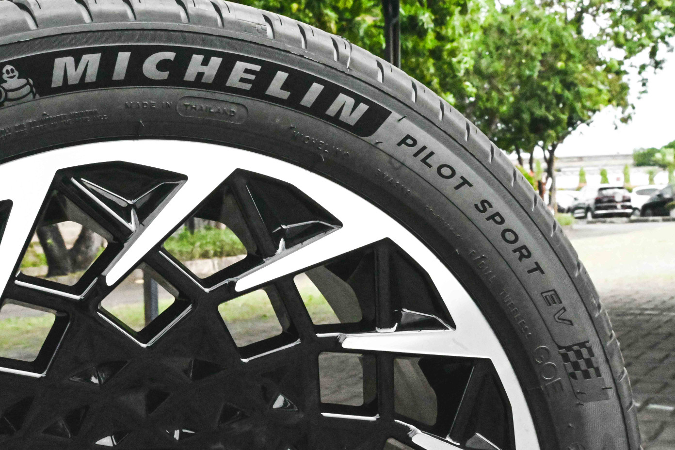 Jalan Dengan Ban Bocor? Bisa Saja | Hyundai Mobil Indonesia