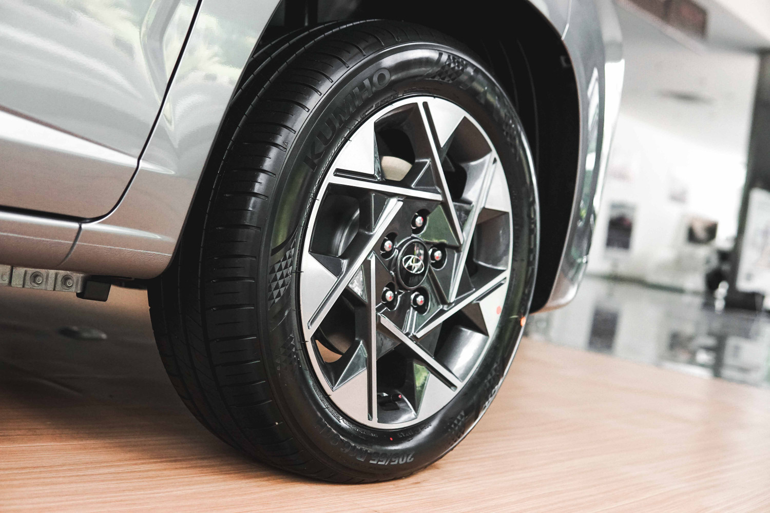 Mengapa Hyundai Stargazer Menggunakan Velg 16 Inci? | Hyundai Mobil ...